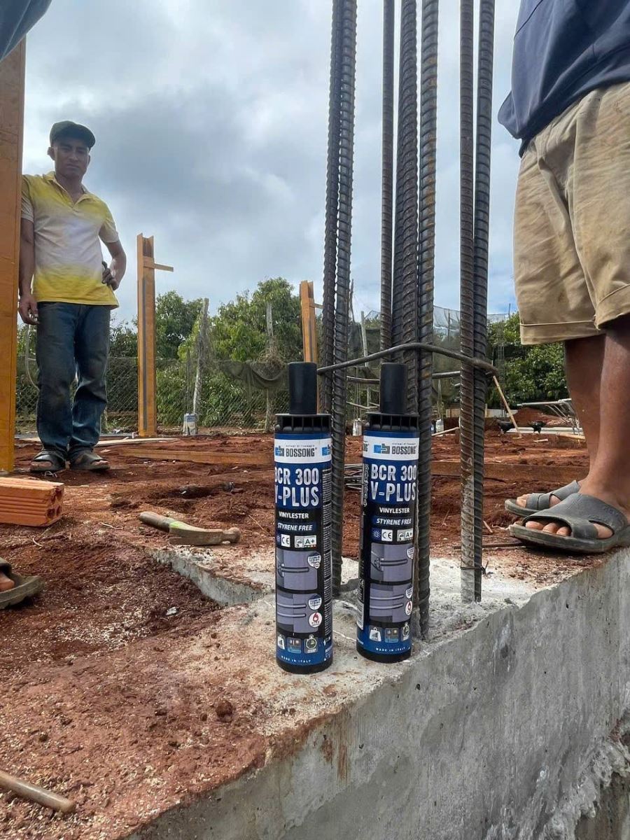 Khoan cấy thép cột tại Hoài Đức bằng keo cấy thép Bossong BCR 300 Vplus nhập khẩu chính hãng